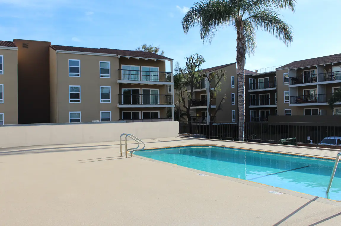 Pool Deck Systems | Tremco